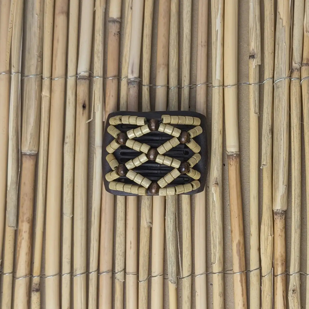 Ladybug (mini) "Ndbele" mit hellen-braunen Holzperlen braun – African ...